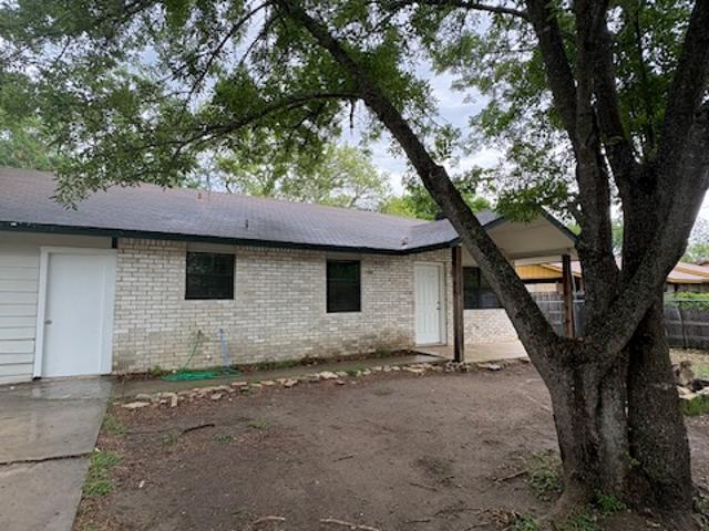 606 Guadalimar St, Lockhart, TX 78644 | MLS #9023 | Compass