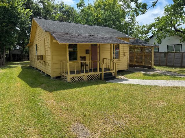 606 E 42nd St, Houston, TX 77022 | MLS #79878 | Compass