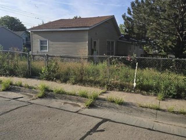 606 E C St, McCook, NE 69001