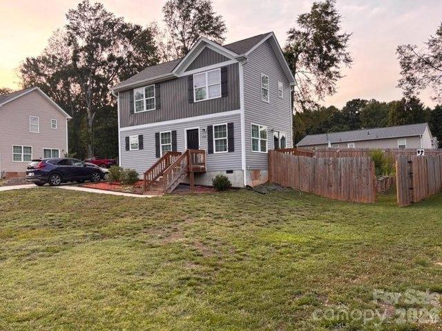 606 E Carpenter St, Dallas, NC 28034