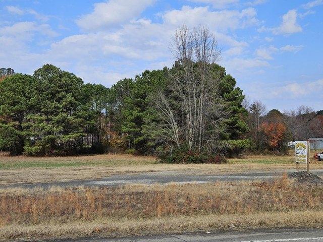 606 E Dewitt Henry Dr, Beebe, AR 72012