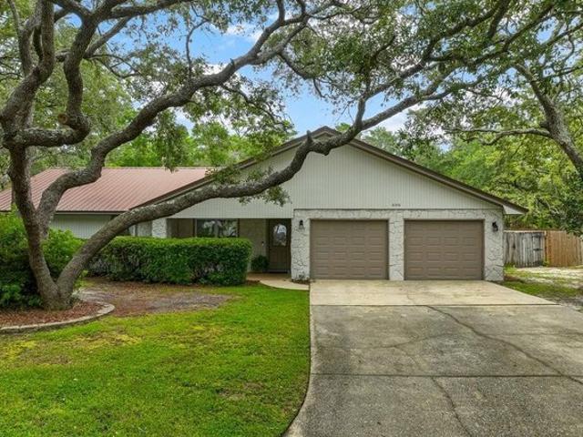 606 E Greenwood Cv, Niceville, FL 32578
