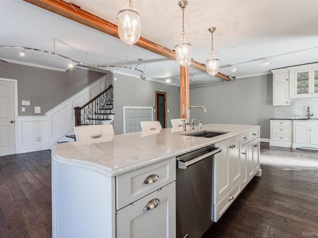 606 E Jericho Turnpike, Huntington Station, NY 11746 | MLS #980469