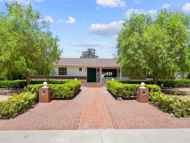 606 E Parkdale Drive