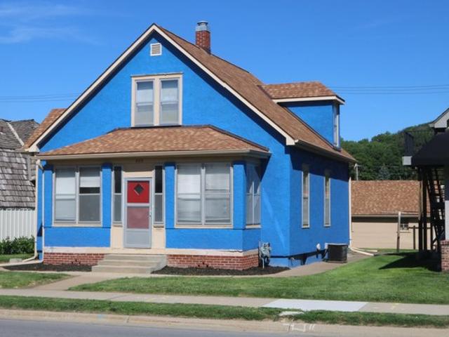 606 E Pierce St, Council Bluffs, IA 51503