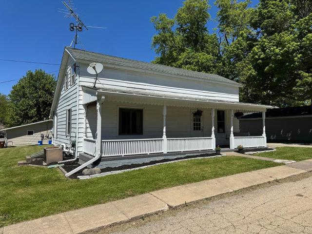 606 E Silk Street