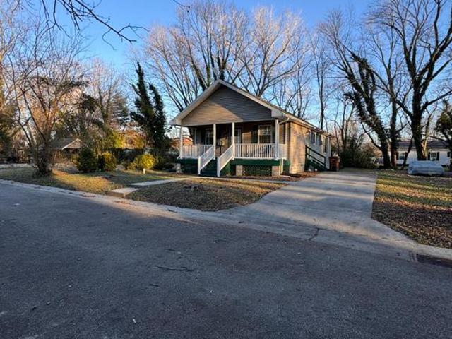 606 Edgewood Avenue
