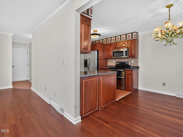 606 Elk Circle