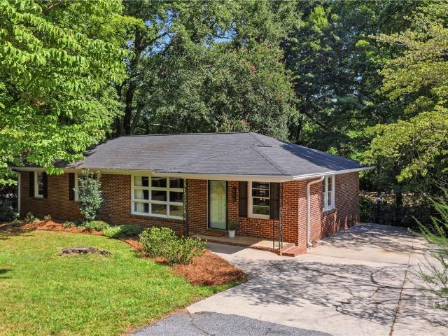 606 Forest Heights Drive