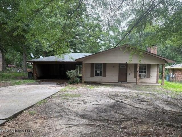 606 Hacienda Ave, Hattiesburg, MS 39402
