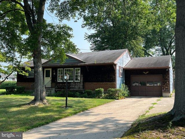 606 Hamilton Dr, Cinnaminson, NJ 08077