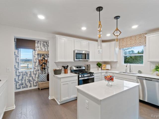 606 Harvest Way