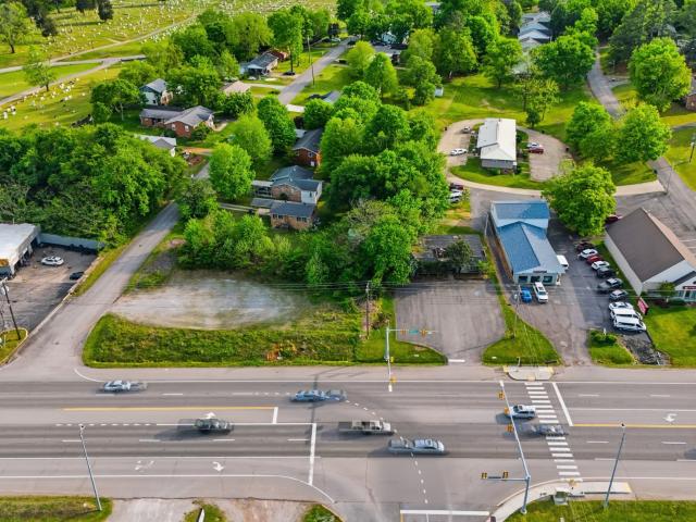 606 Henslee Dr
