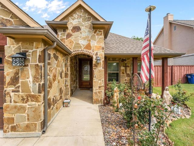 606 Hillside Circle