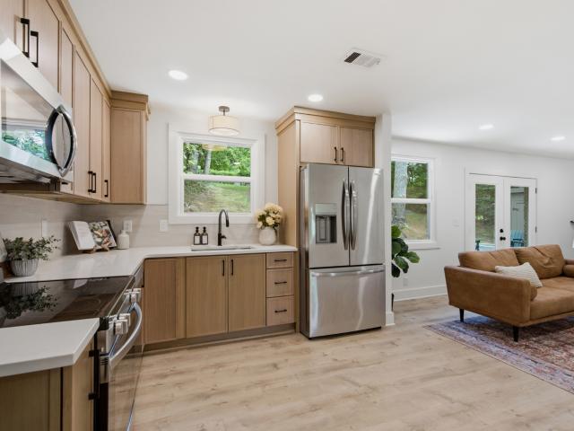 606 Huntington Pkwy