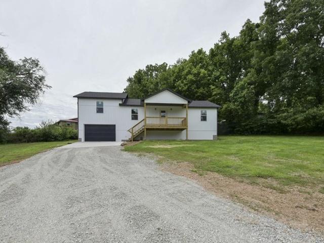 606 Old Exeter Rd, Cassville, MO 65625
