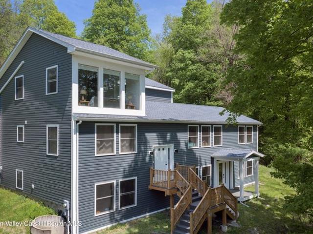 606 Old Post Rd, New Paltz, NY 12561