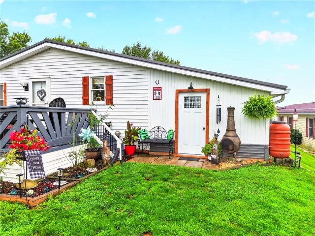 606 Lark Ln