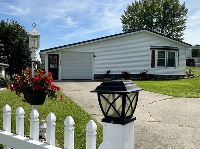 606 Lark Ln, Apollo, PA 15613