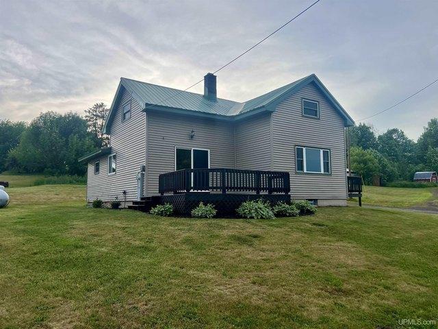 606 McClellan Ave, Rockland, MI 49960