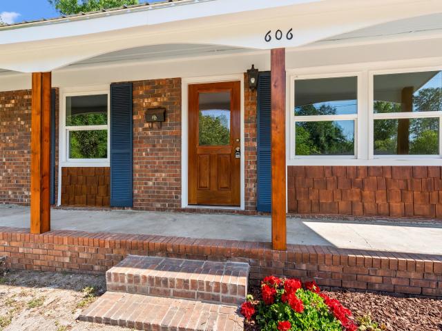 606 McEachern Heights