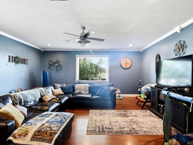 606 Meadow Circle