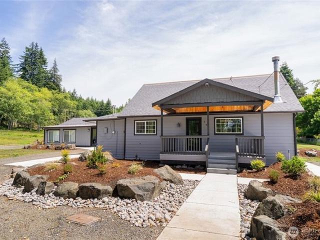 606 N 5th St, Elma, WA 98541
