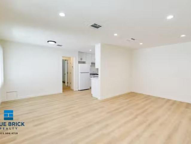 606 N 6th St #E, Burbank, CA 91501