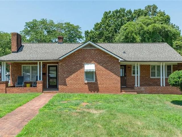 606 N 3rd Ave, Mayodan, NC 27027