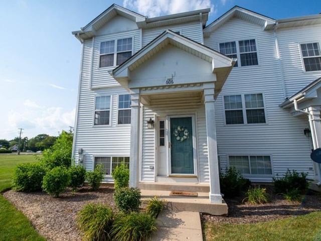 606 N Triumph Ct, Hainesville, IL 60073