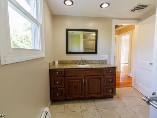606 N Washington Ave, Dunellen, NJ 08812 | MLS #4017