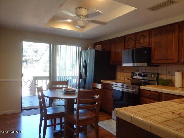 606 n easy street # b