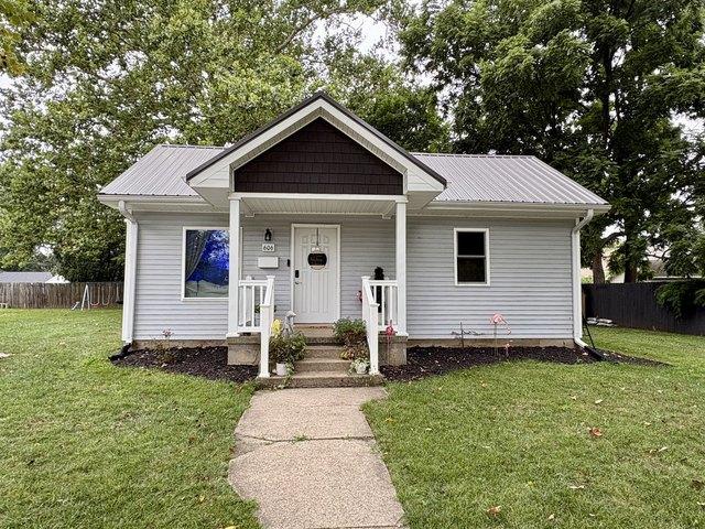 606 N Niles Ave, Tuscola, IL 61953