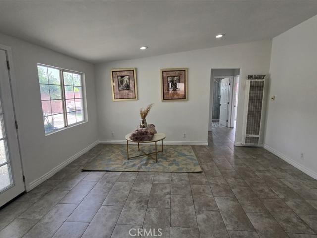 606 North Dahlia Avenue