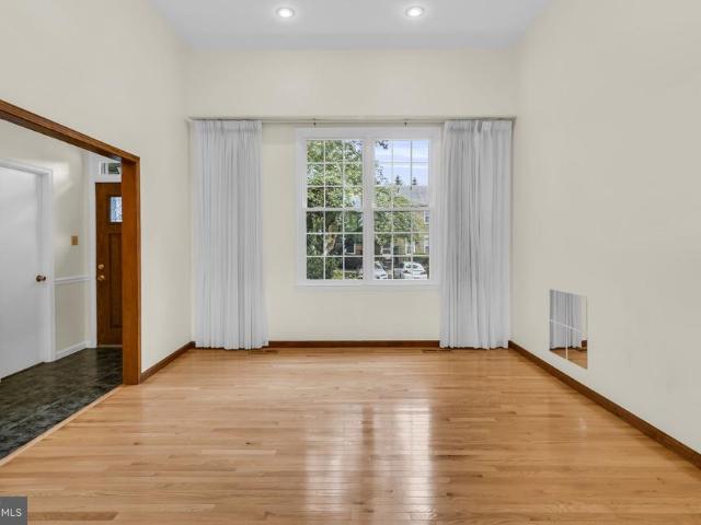 606 Northcliffe Drive