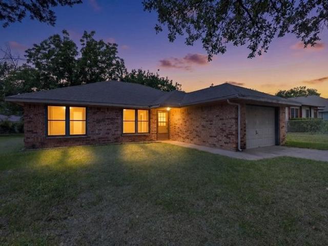 606 New Hope St, Terrell, TX 75160