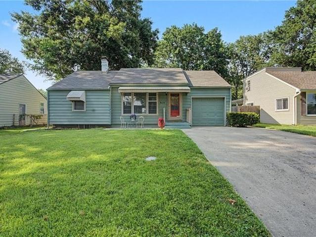 606 NE 43rd Ter, Kansas City, MO 64116