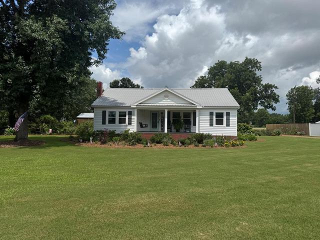 606 S Main St