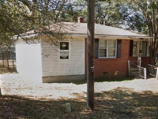 606 S Patterson St, Maxton, NC 28364