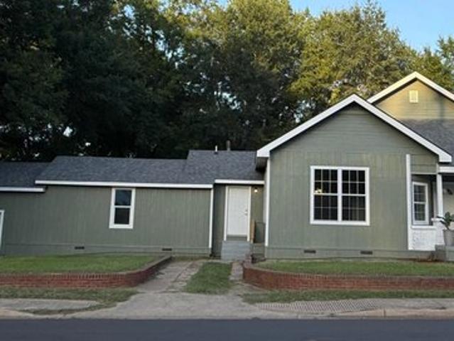 606 Sanford St, Marshall, TX 75670
