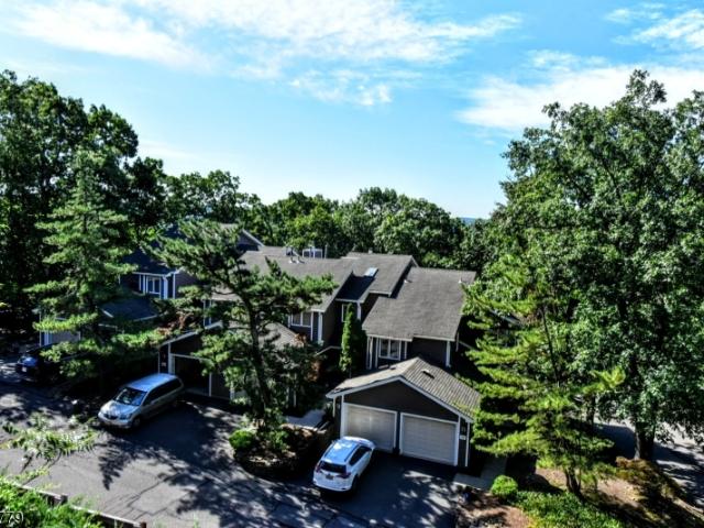 606 Skyline Dr