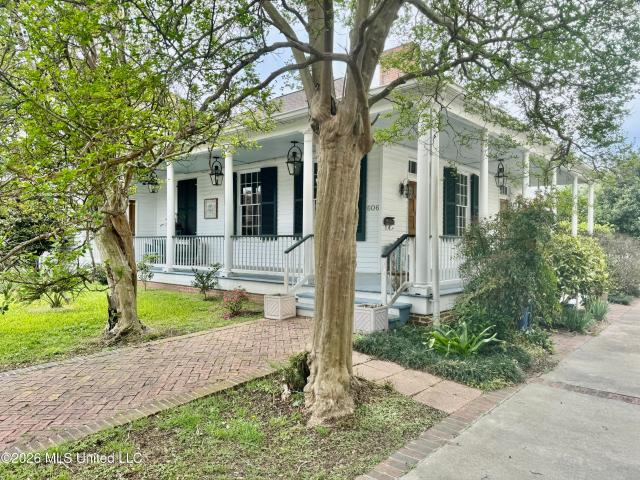606 State Street