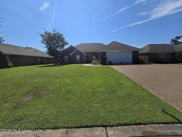 606 Summer Pl, Flowood, MS 39232