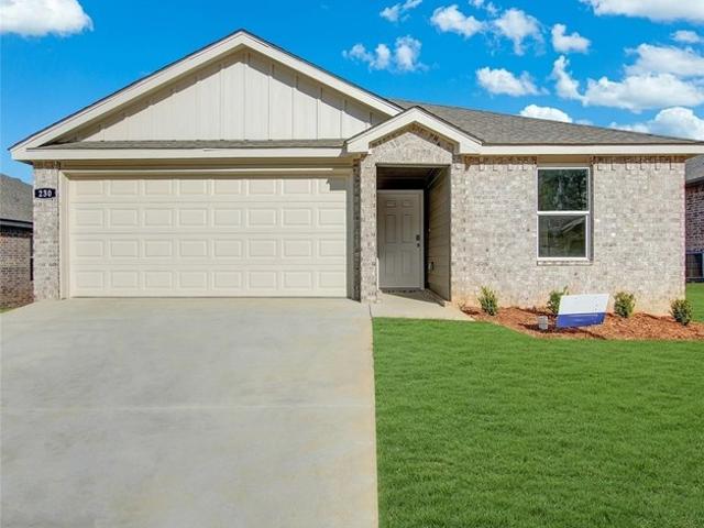 606 SW Benton Ave, Gravette, AR 72736