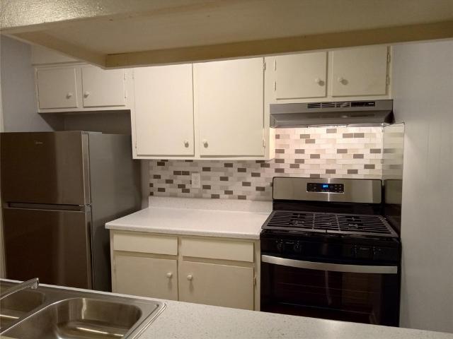 606 W 51st St # 102