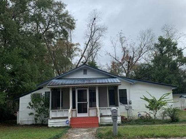 606 W 7th St, Alma, GA 31510