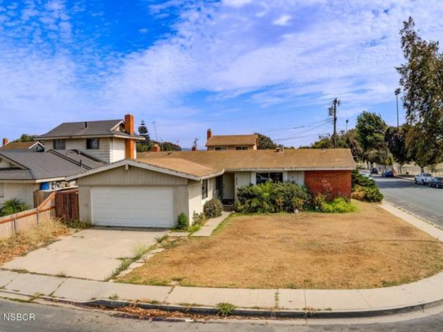 606 W Albert St, Santa Maria, CA 93458