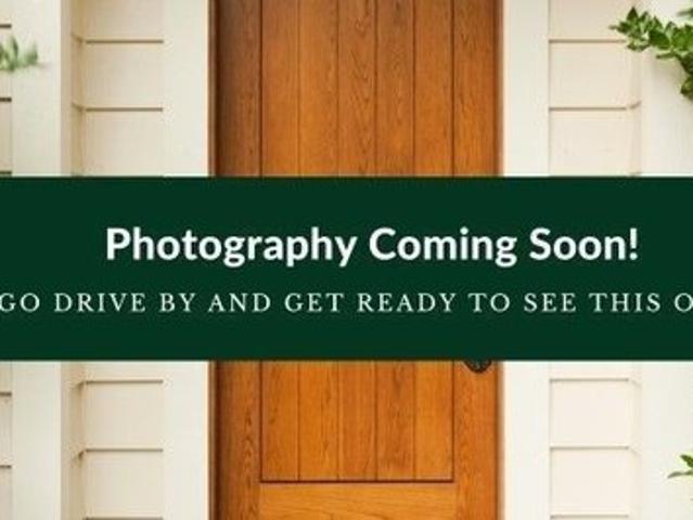 606 W Oaks Dr, Woodstock, GA 30188
