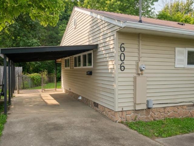 606 W Outer Drive