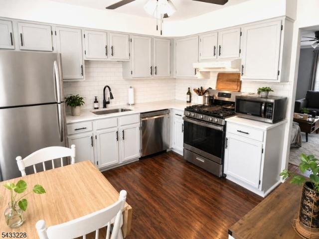 606 Wedgewood Circle